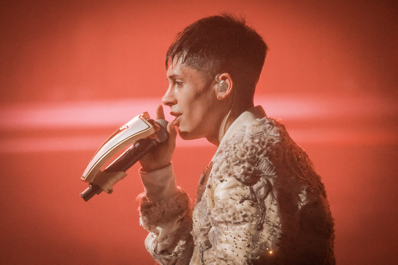 Cris Mj en Movistar Arena: Más allá del fenómeno de «Una noche en ...